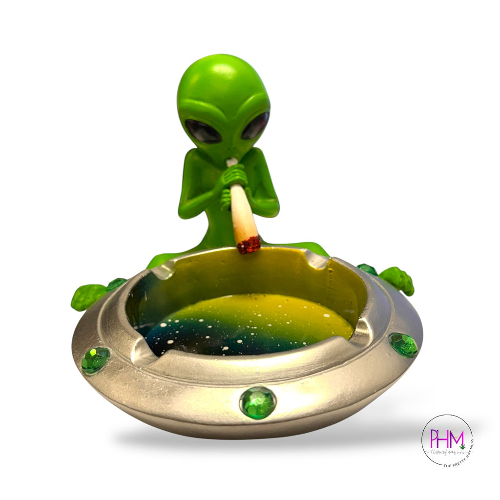 Alien Abduction Ashtray 👽🚀 – The Pretty Hot Mess